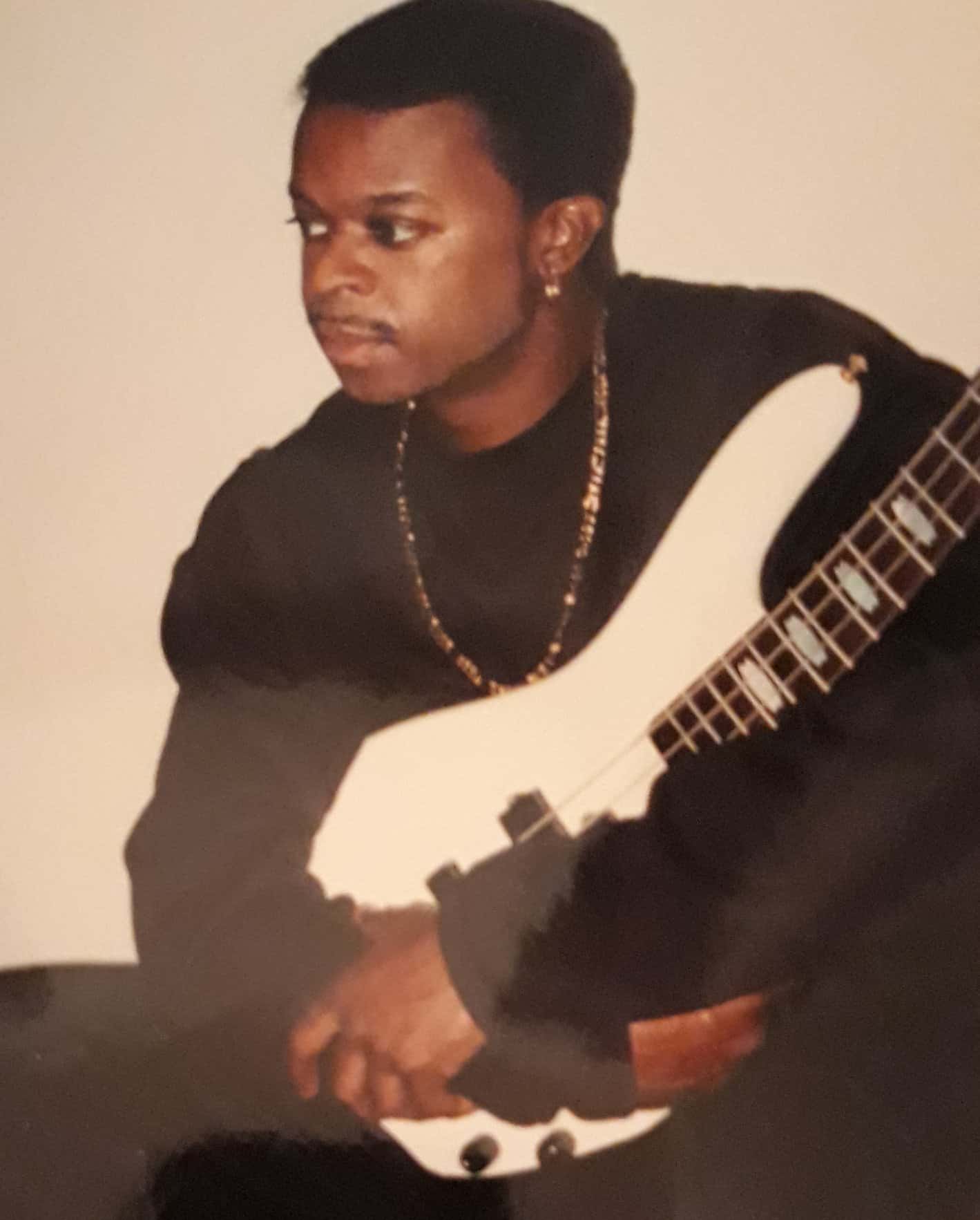 Discover PARIS FORD on Radio Wigwam Indie Radio